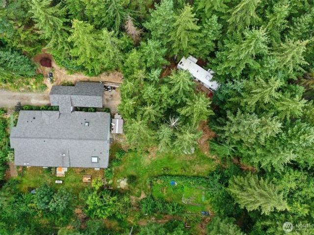 181 E Elaine Pl, Belfair, WA 98528