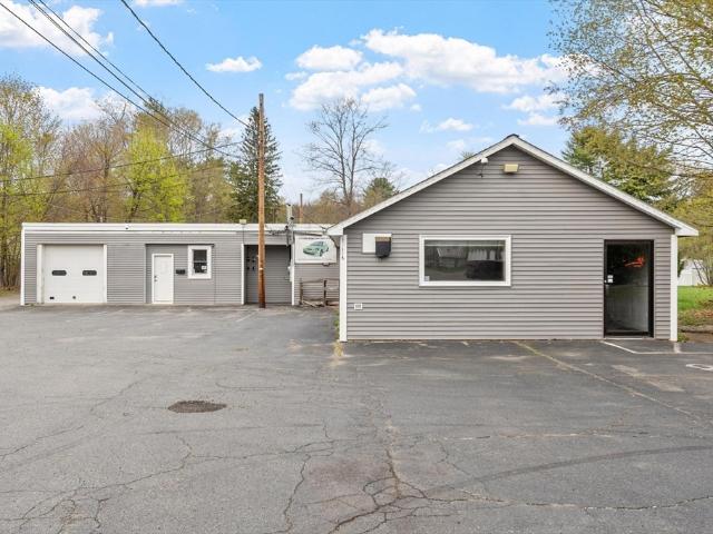 181 E Main St