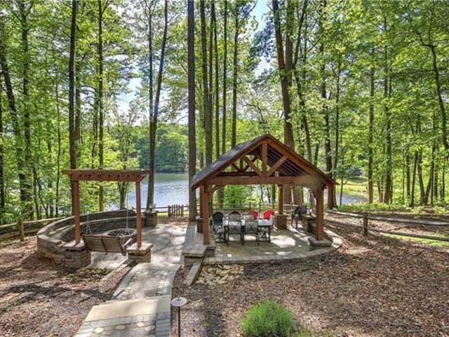 181 Fox Den Cir, Jasper, GA 30143
