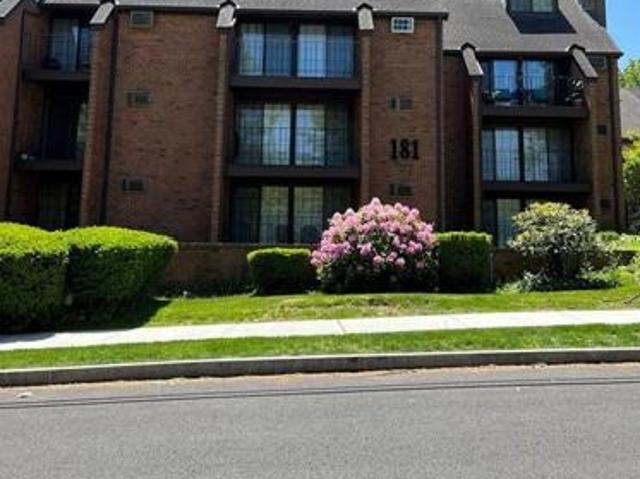 181 Loomis Dr #138, West Hartford, CT 06107