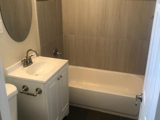 181 Leo Manor 1 Bedroom Apartment for Rent at 1059 1059/1065 Grand Avenue, South San Francisco, CA 94080 Orange Park