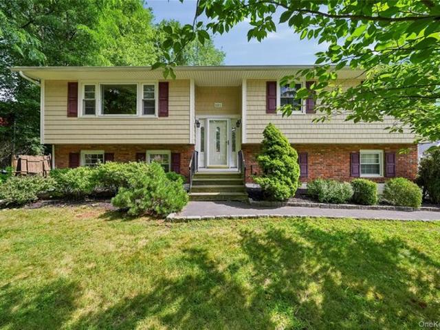 181 Montross Rd, Yorktown Heights, NY 10598