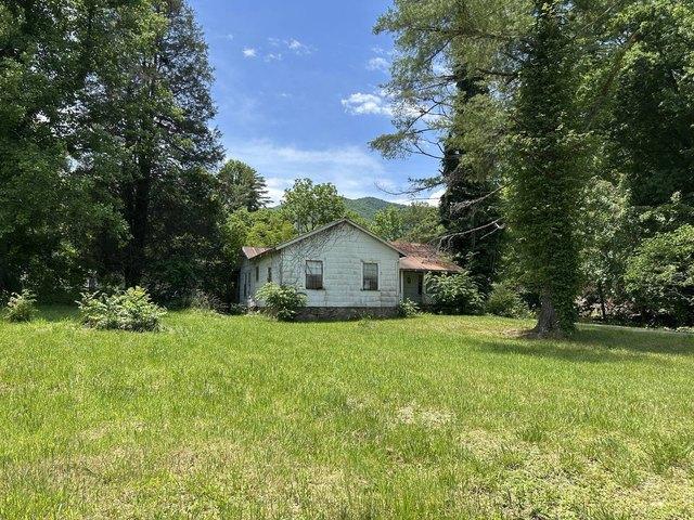 181 Mill Crk, Robbinsville, NC 28771