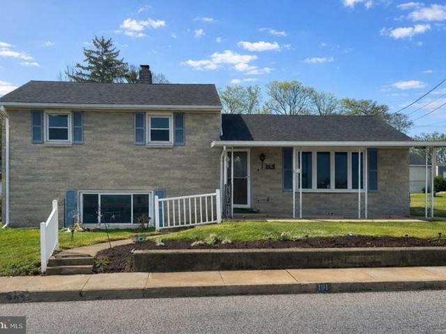 181 S Main St, Mount Wolf, PA 17347