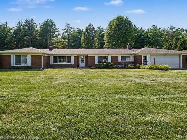 181 Sterling Dr, Elba Township, MI 48446