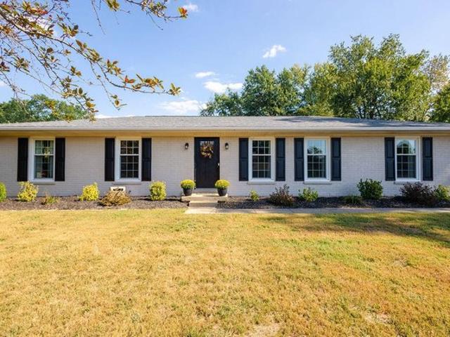 181 Peachtree Dr, Versailles, KY 40383