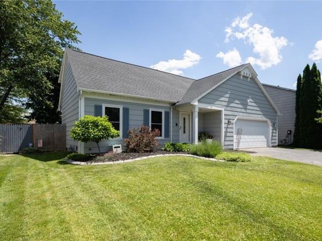 181 Pebbleview Dr, Rochester, NY 14612