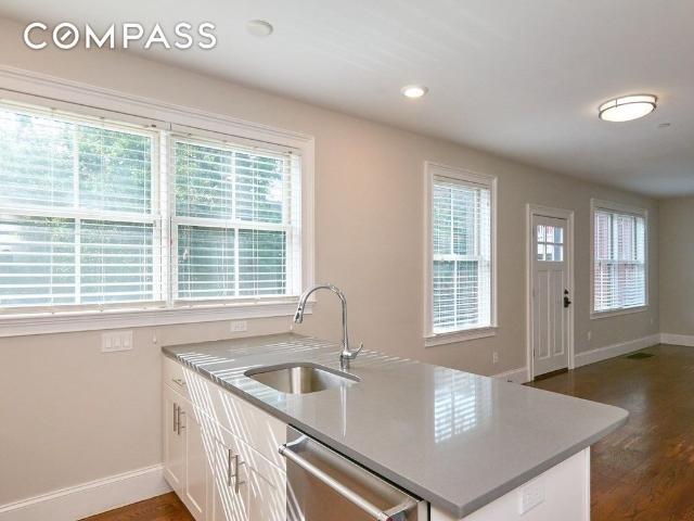 181 Putnam Ave 181, Cambridge, MA