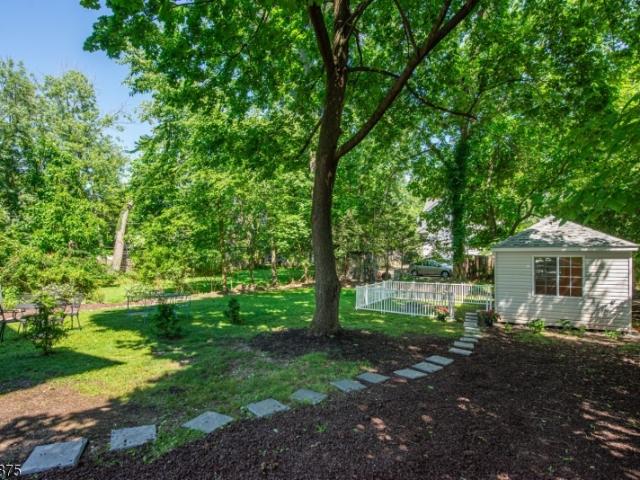 181 Valley Rd