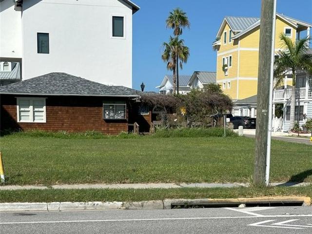 181st Ave W, Redington Shores, FL 33708