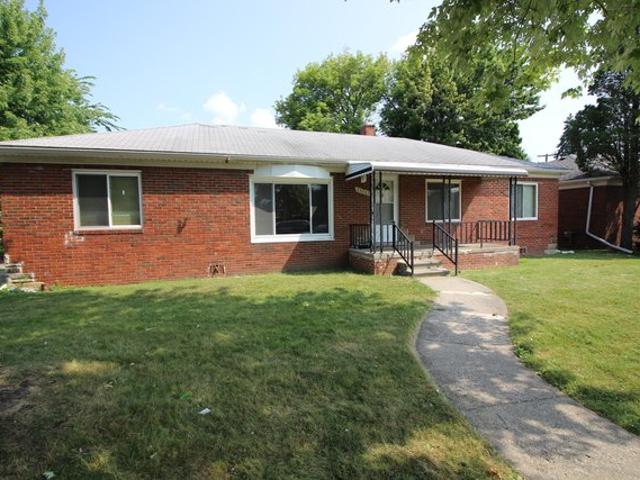 18243 Rosetta Ave, Eastpointe, MI 48021