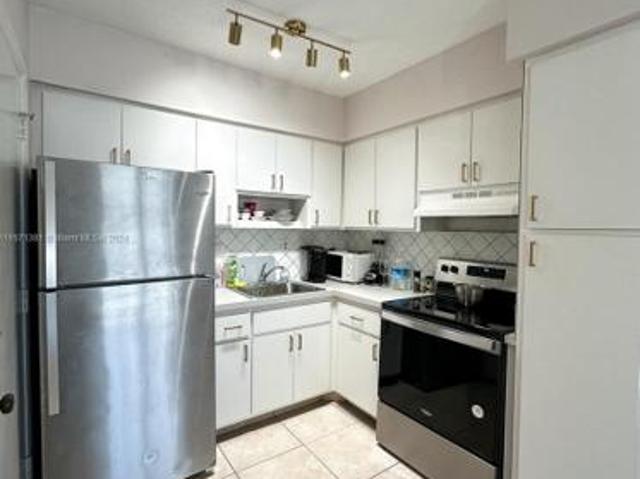 1824 Monroe St #10, Hollywood, FL 33020