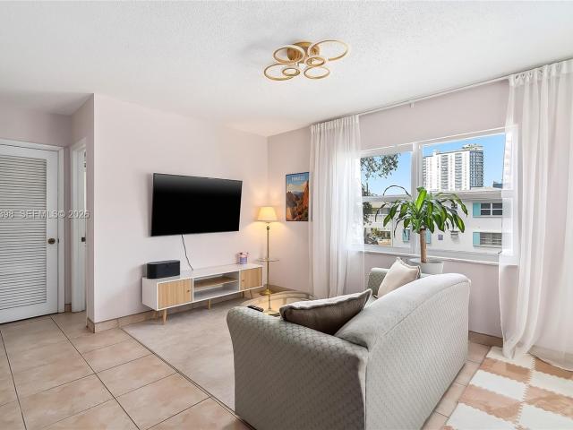 1824 Monroe St, Unit 10, Hollywood, FL 33020 | MLS #A11881 | Compass