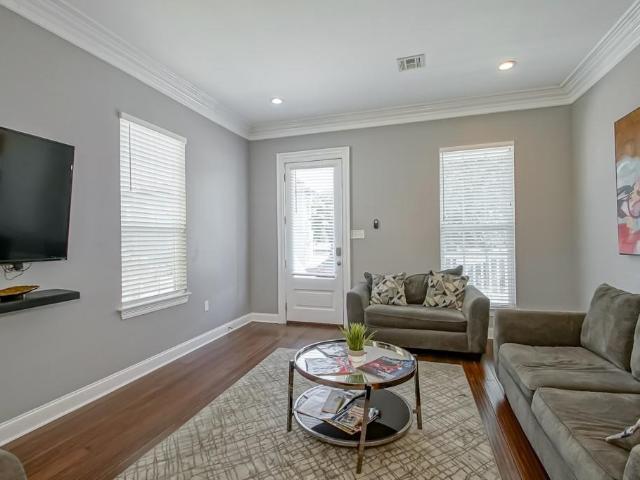 1824 Onzaga A&B Street