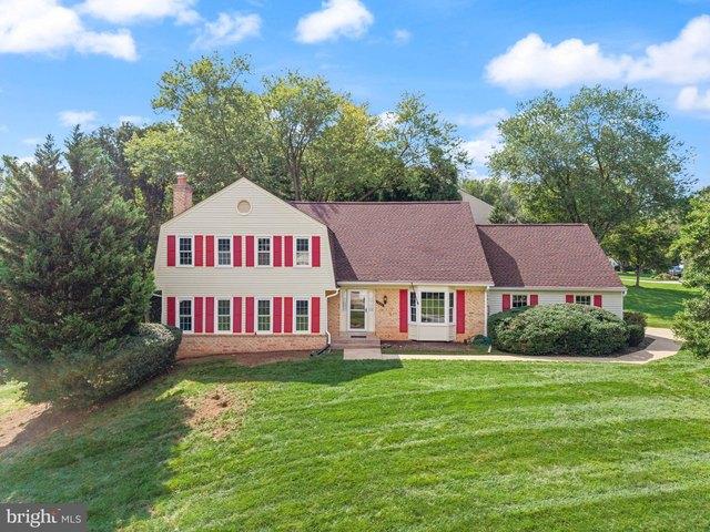 1824 Abbey Oak Dr, Vienna, VA 22182