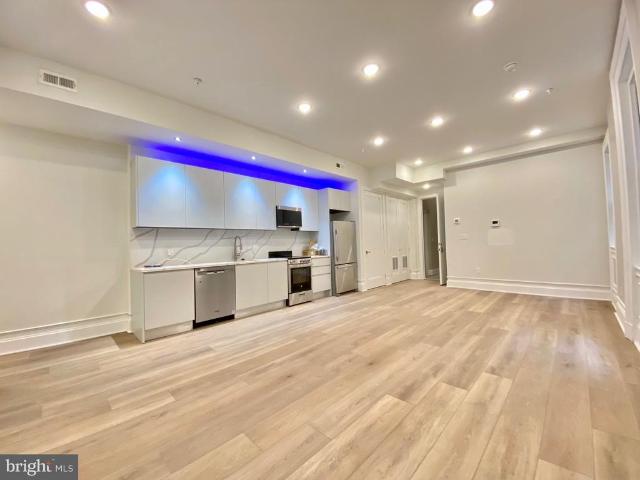 1824 Chestnut Street # 1R