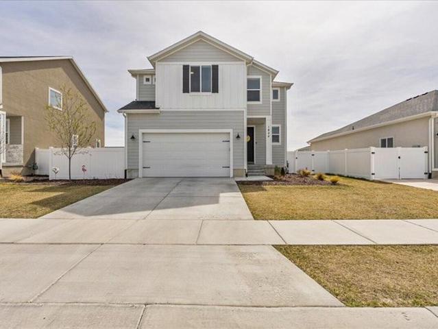 1824 E Meadowlark Dr, Eagle Mountain, UT 84005