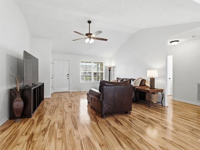 1824 Elizabeth Ln