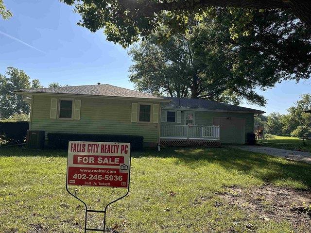 1824 Fair Ave, Falls City, NE 68355