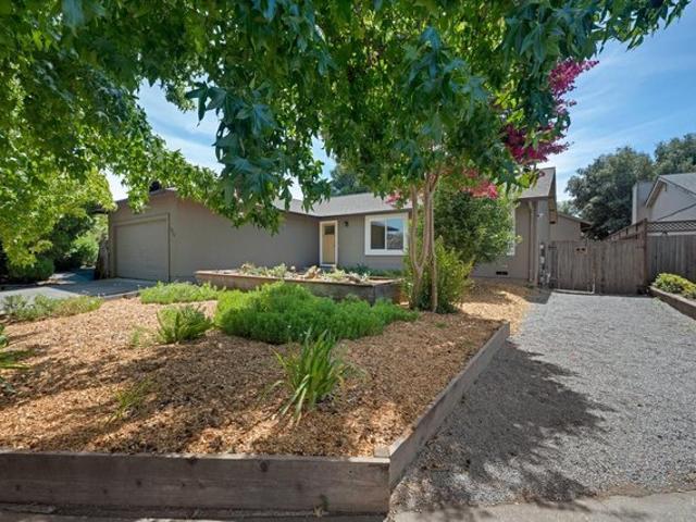 1824 Fenwick Pl, Santa Rosa, CA 95401