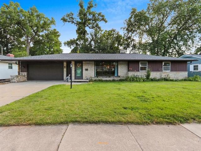 1824 Fiesta Ln, Green Bay, WI 54302