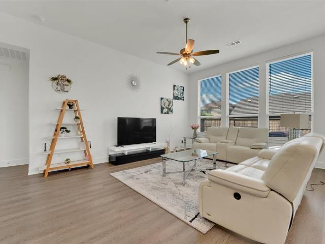 1824 Leo Drive