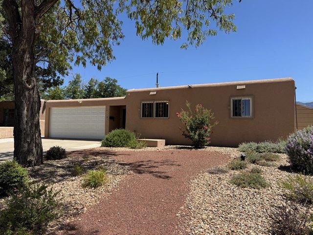 1824 Lester Dr NE, Albuquerque, NM 87112