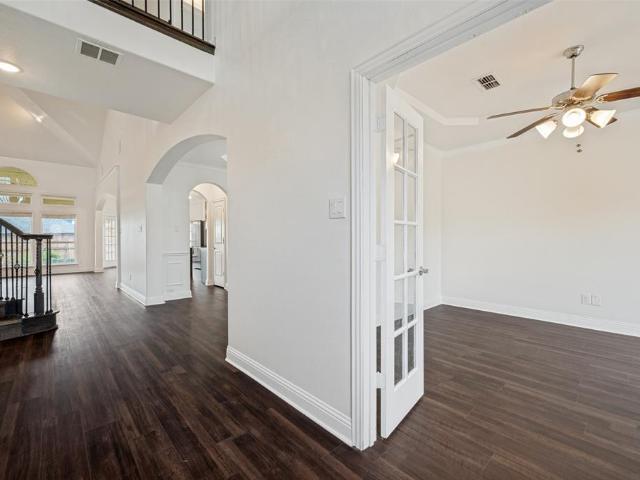 1824 Silvery Canoe Way
