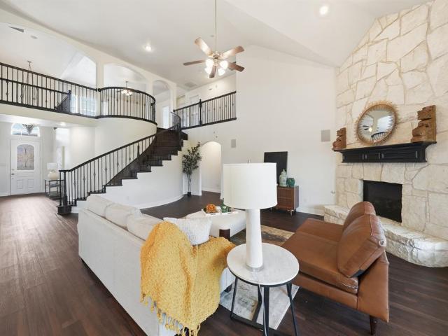 1824 Silvery Canoe Way