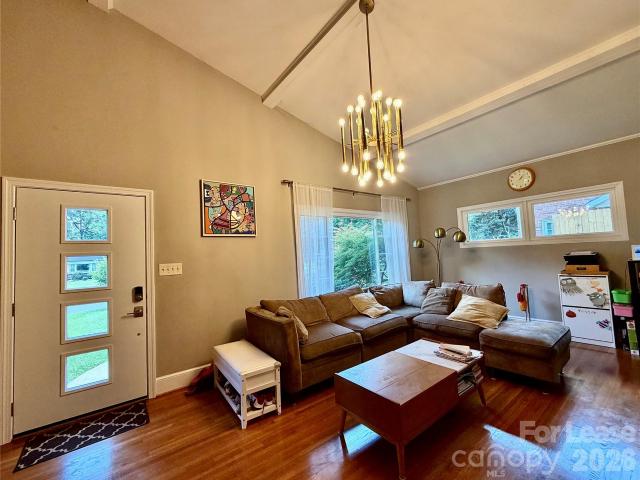 1824 Tamworth Drive