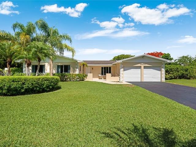 18250 SW 88th Pl, Palmetto Bay, FL 33157