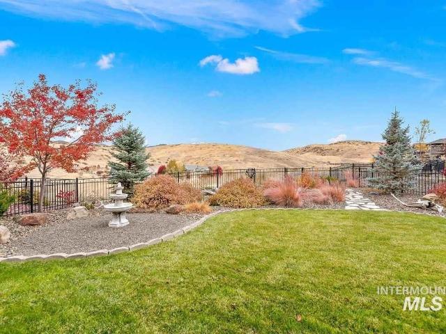 18258 N Goldenridge