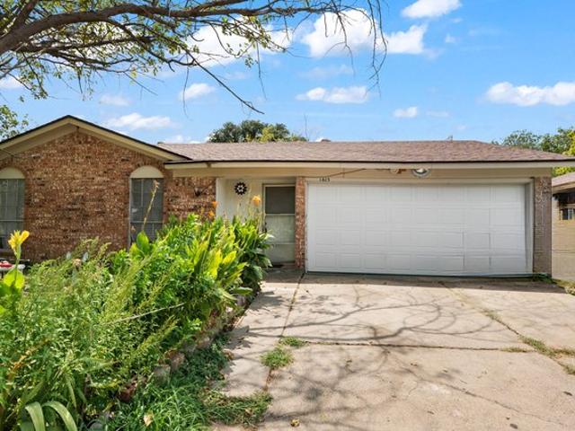 1825 Avenue B, Grand Prairie, TX 75051