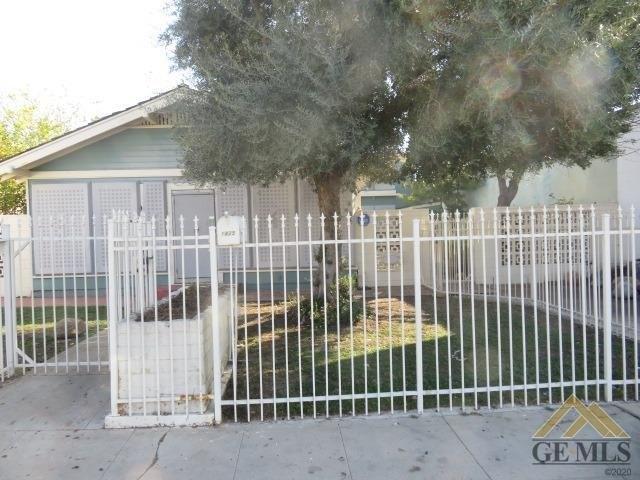 1825 Baker St, Bakersfield, CA 93305