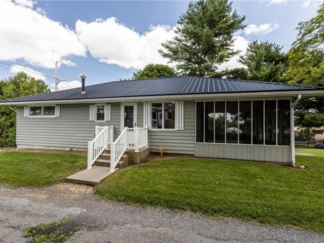 1825 Dixon Way, Beaver Falls, PA 15010