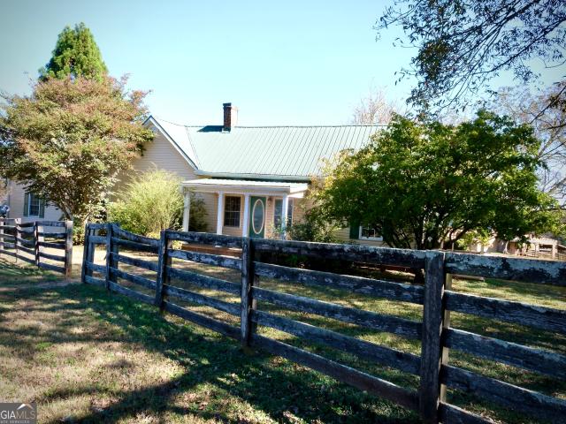 1825 Groaning Rock Road