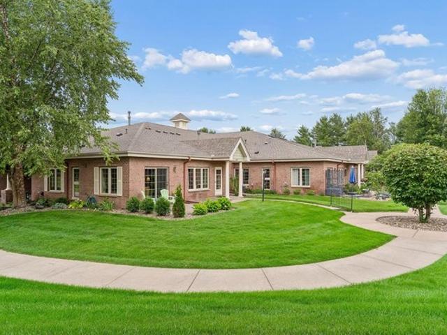 1825 Hunter Hill Rd, Hudson, WI 54016