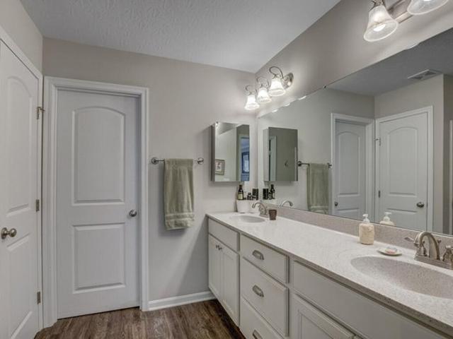 1825 Jesse Ln, Hebron, KY 41048