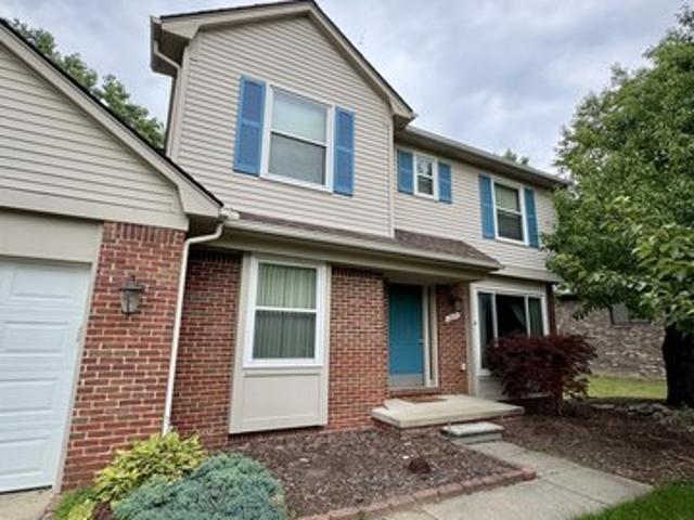 1825 Latimer Dr, Troy, MI 48083