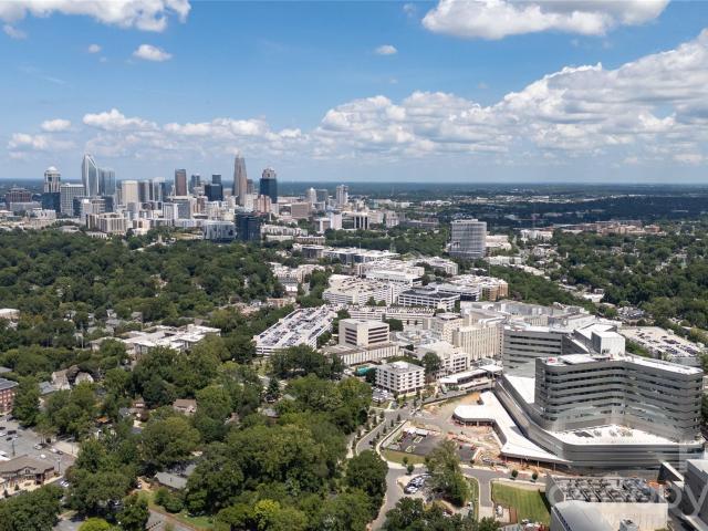 1825 Lombardy Circle