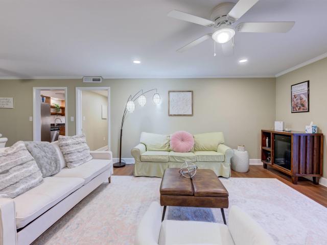 1825 St Julian Place