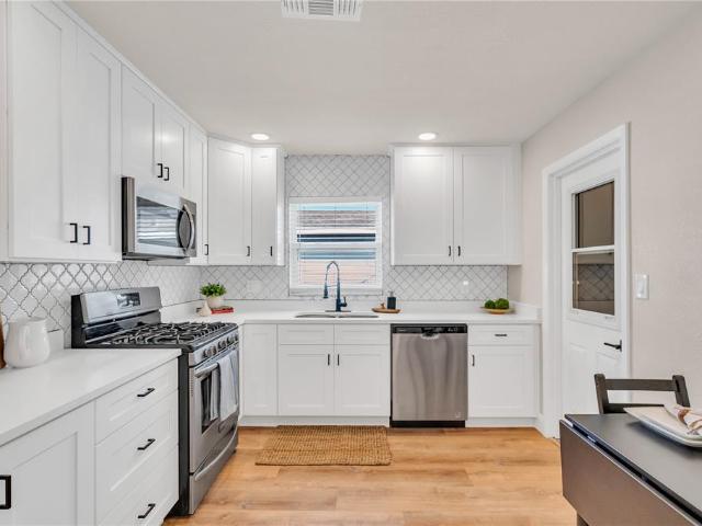 1825 Shore Acres Blvd NE, St. Petersburg, FL 33703 | MLS #A4678