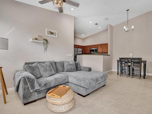 1825 Sonrisa St Unit 1825, Riviera Beach, FL 33404