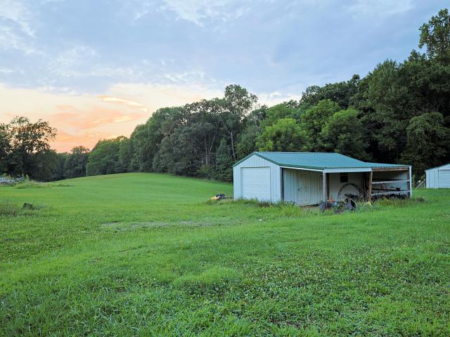 1825 W Three Story Hill Road
