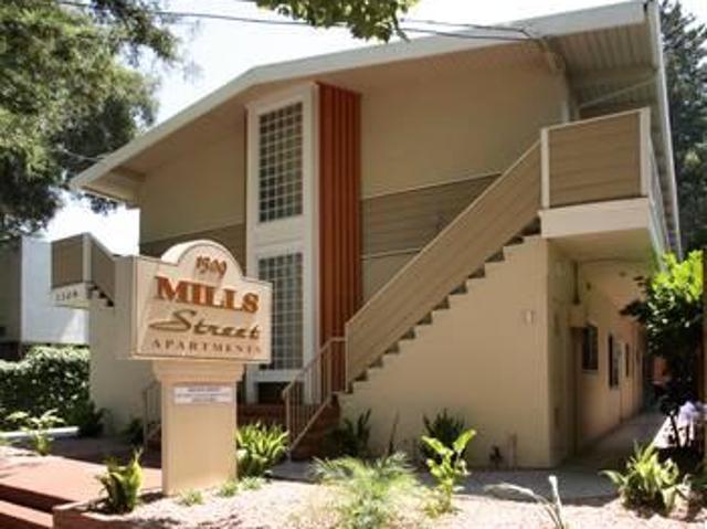 $1825 / 1br Second floor one bedroom near Cal Train