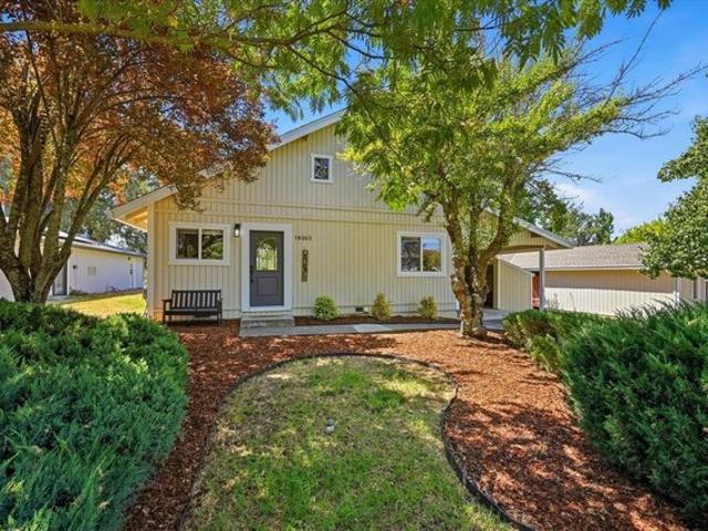 18263 Lake Forest Dr, Penn Valley, CA 95946