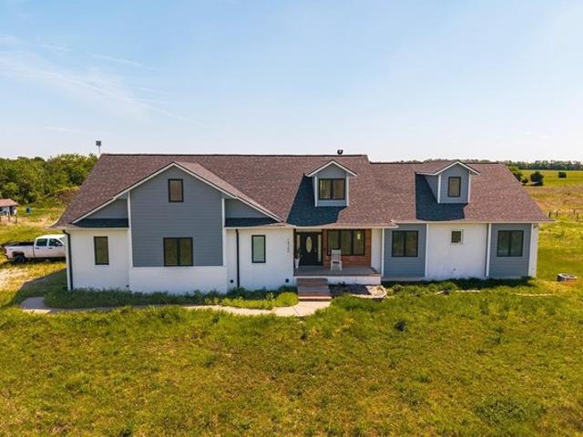 18260 SW Prairie Creek Rd, Rose Hill, KS 67133