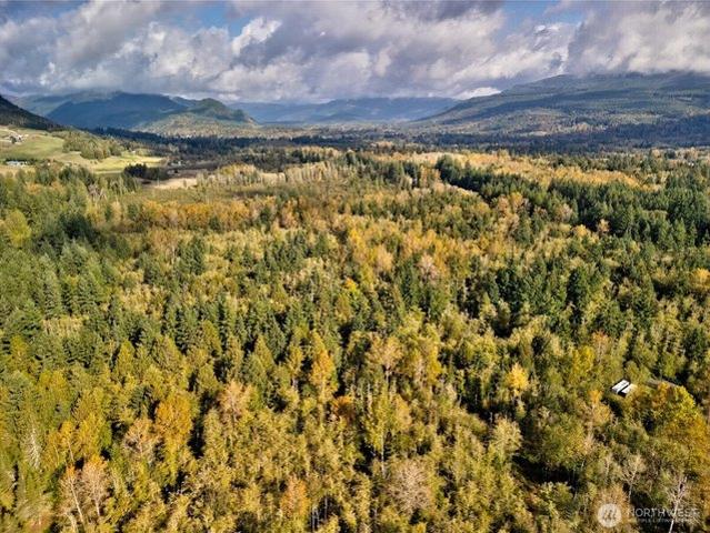 18269 Bow Lake Ln, Bow, WA 98232