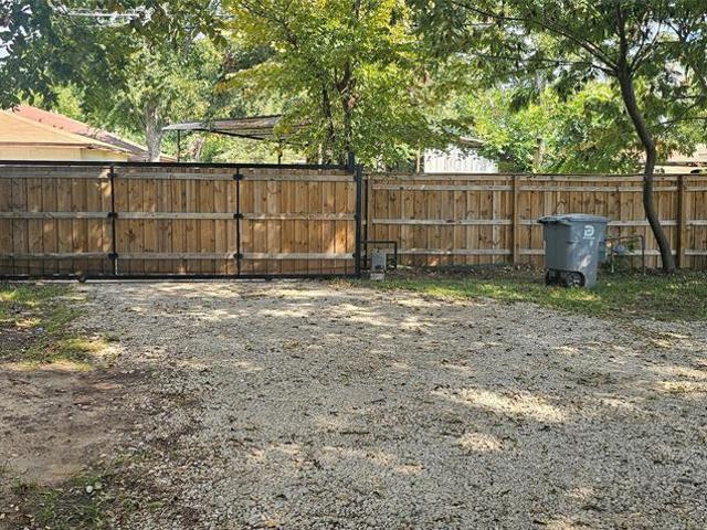 1826 N Jim Miller Rd, Dallas, TX 75217 | MLS #21067
