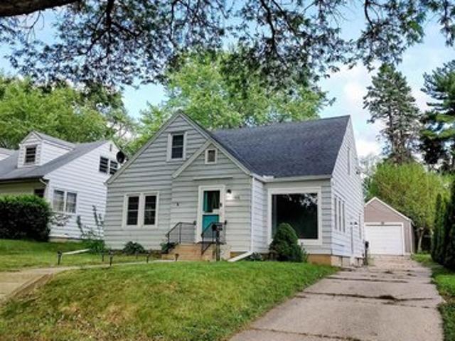 1826 Ohio Pkwy, Rockford, IL 61108
